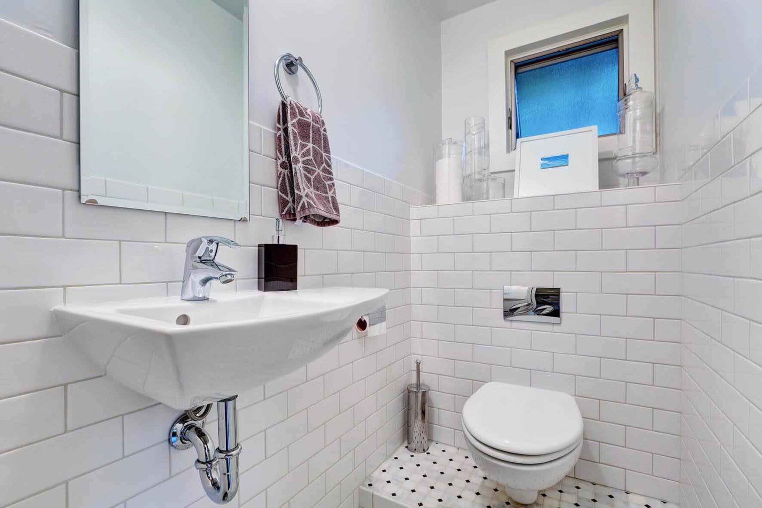 Half Tiled Bathroom: The Latest Trend in Renovation