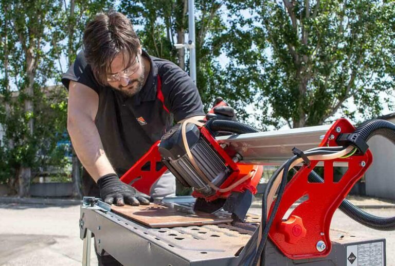 Mitred Tiling: What is it and how to get it right step by step