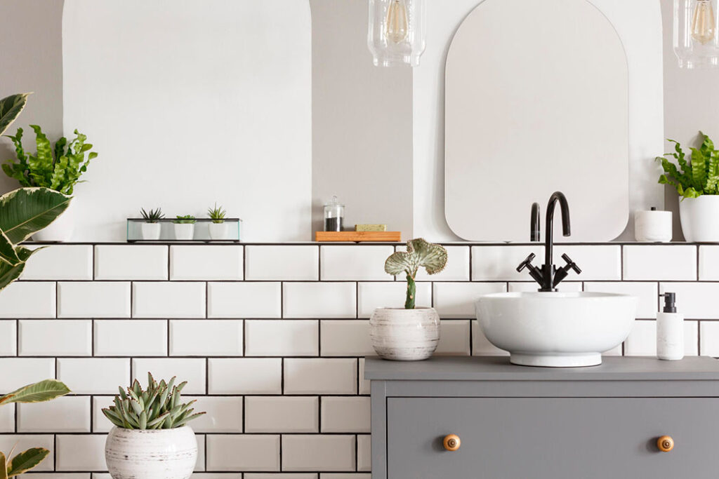 What Color Grout to Use with White Tile? 2026 Design Guide