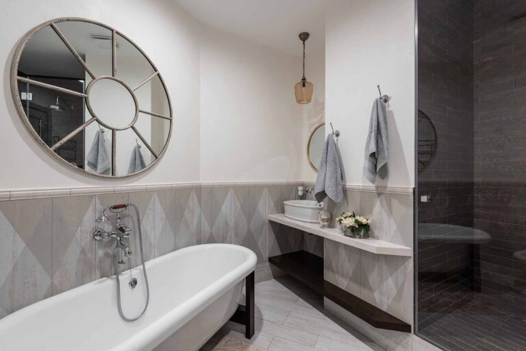 Half Tiled Bathroom: The Latest Trend in Renovation